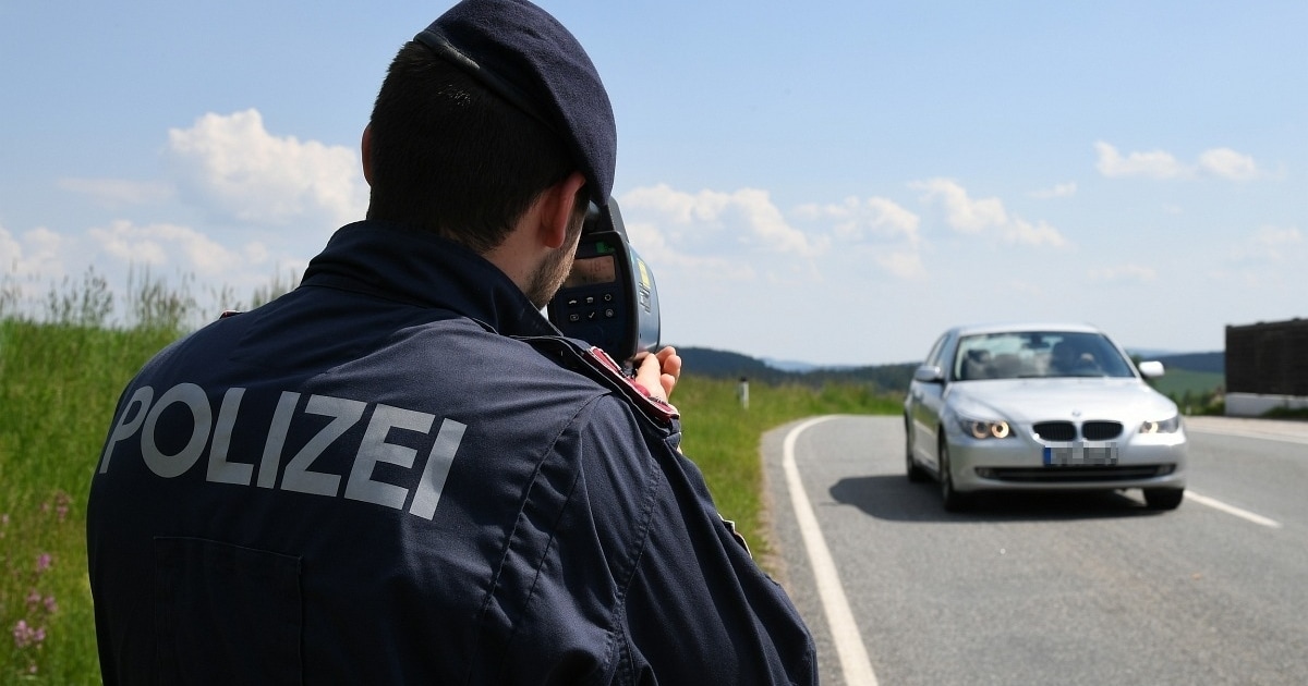 Syrian with a lead foot - Driver with a test driver’s license races ...