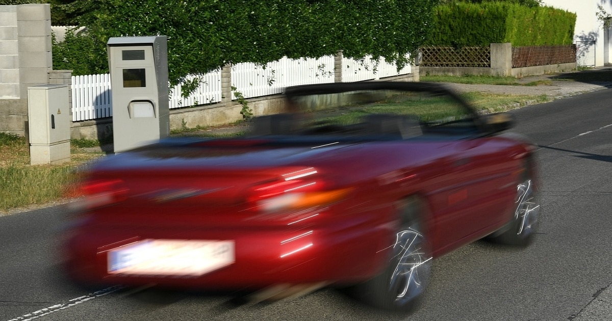 1,3 Millionen Raser - Auf diesen Straßen „blitzt“ es am häufigsten ...