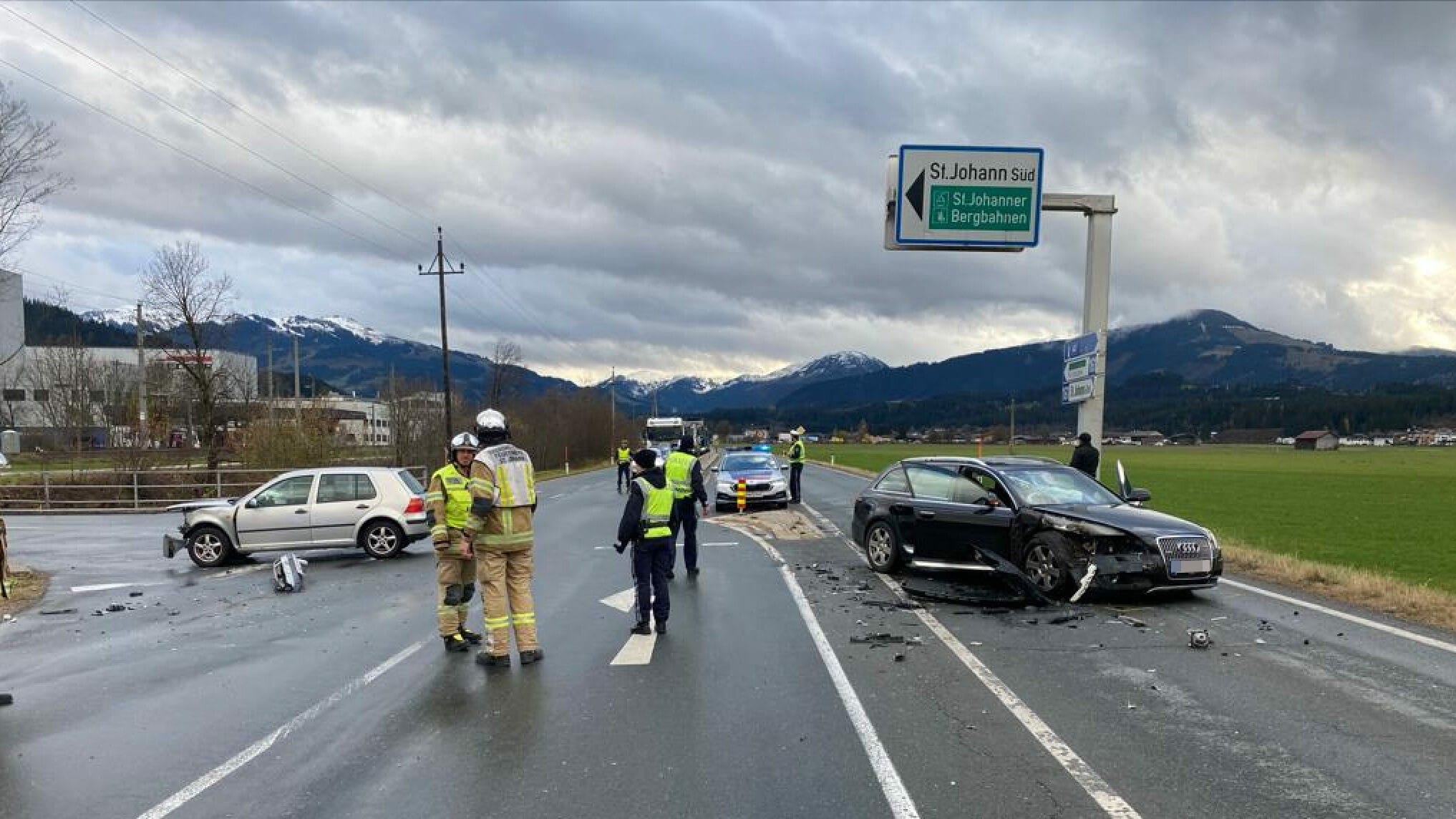 Pkw gegen Pkw - Zwei Kinder in Tirol bei Autounfall verletzt | krone.at