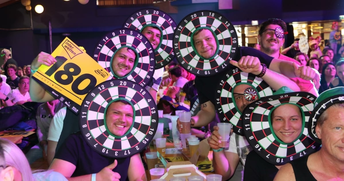 Präsident greift durch - Betrunken Darts spielen wird künftig verboten ...