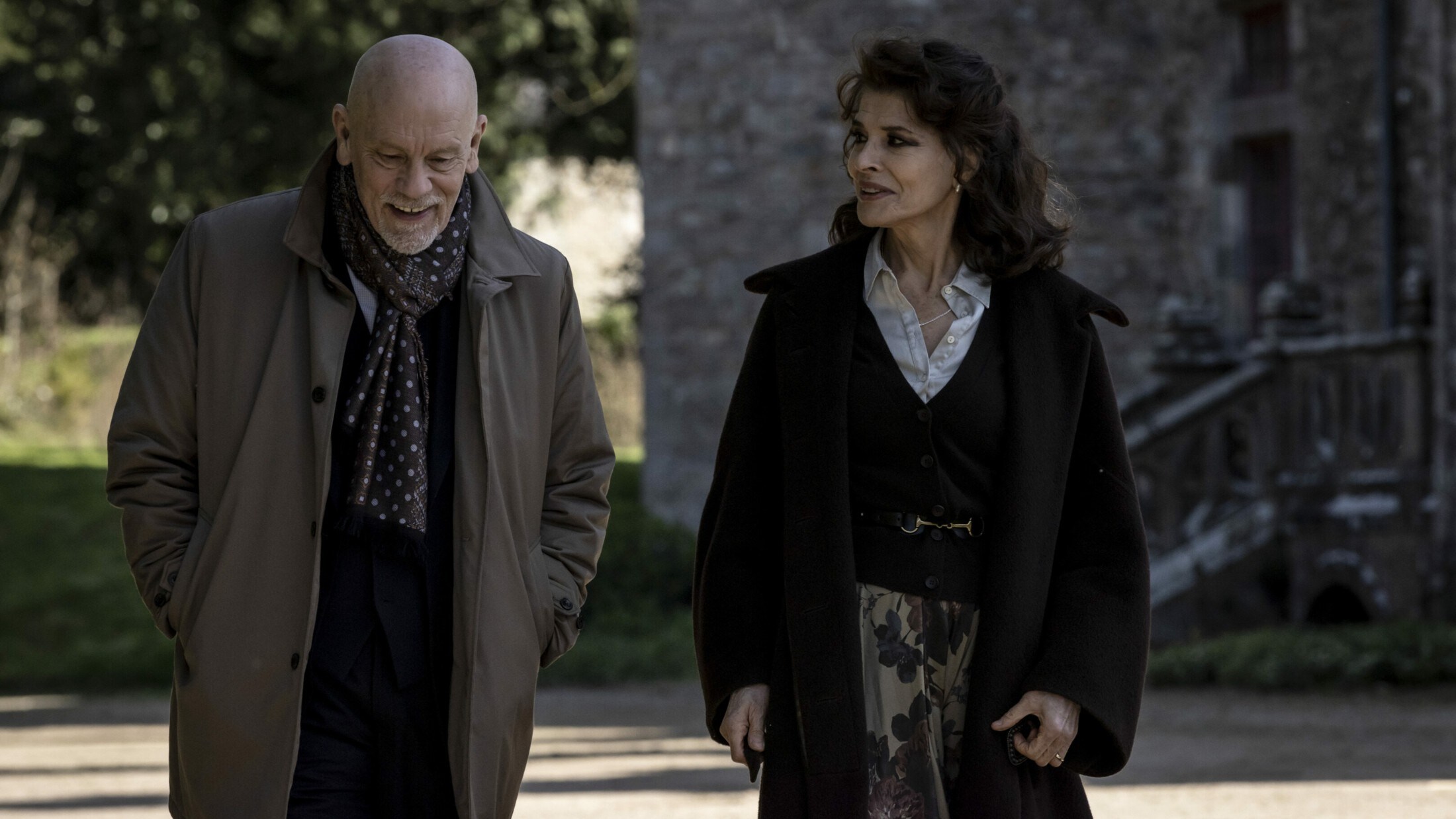 „Krone“-Kino-Kritik - Ein herrlich skurriler John Malkovich als Butler ... „Krone“-Kino-Kritik - Ein herrlich skurriler John Malkovich als Butler ...