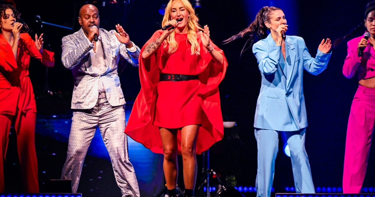 Dank Influencer-Trio - Sarah Connor trifft schwerkranken Fan in Wien ...