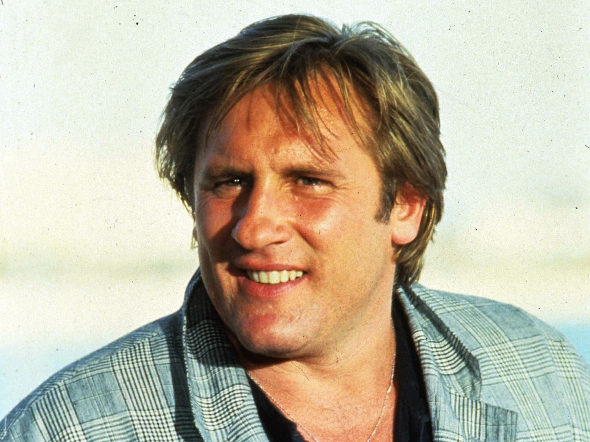 Nach Vorwürfen: - Präsident Macron nimmt Gérard Depardieu in Schutz ...