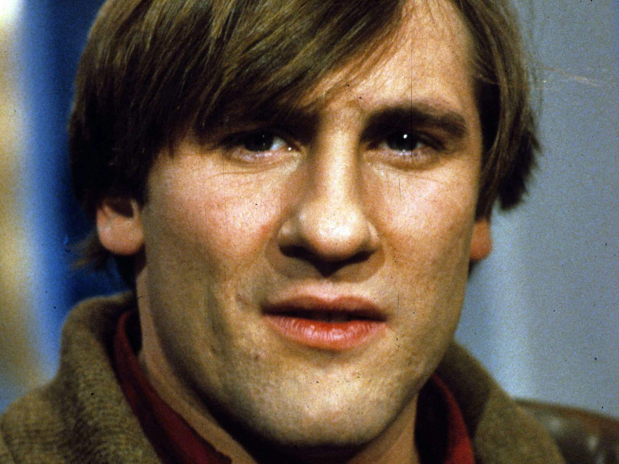 Nach Vorwürfen: - Präsident Macron nimmt Gérard Depardieu in Schutz ...