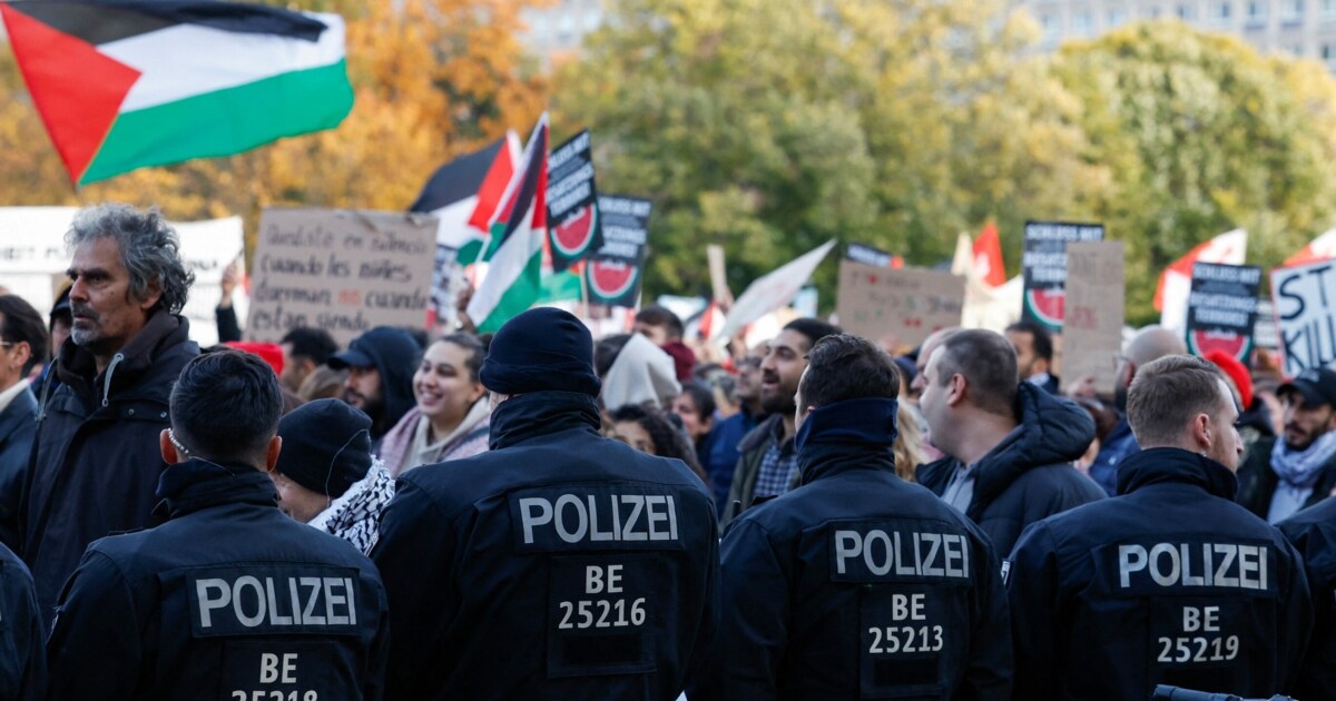 Sorge vor Krawallen - Berlin verbietet zu Silvester Pro-Palästina-Demo | krone.at