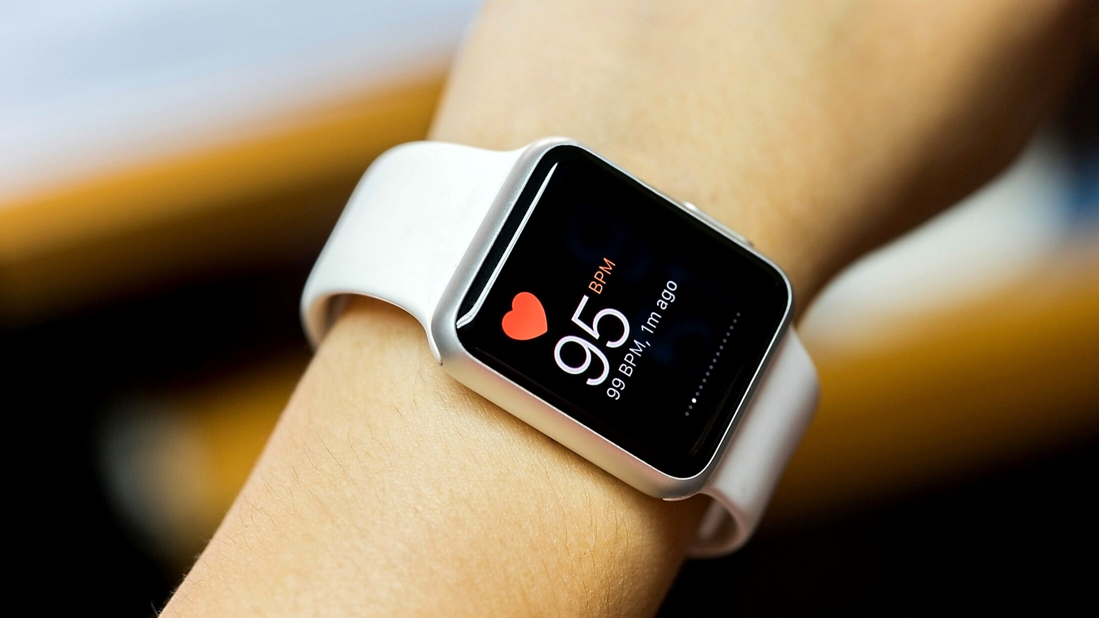 Notfallknopf gedrückt - Smartwatch rettete Frau in den USA das Leben ...