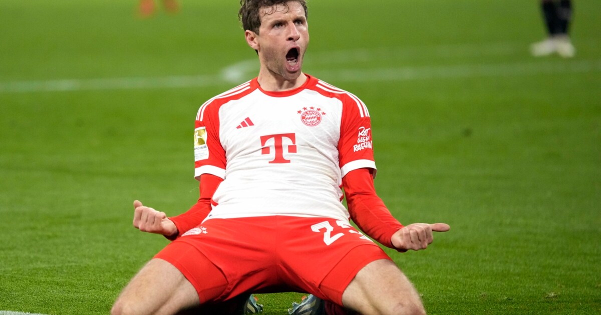 Typisch Bayern-Star - Thomas Müller und sein „Tanz“ mit dem Boxsack | krone.at