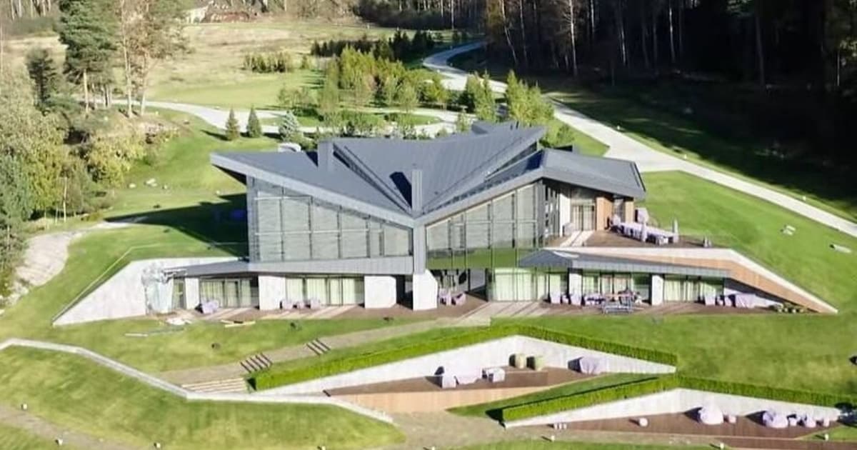 Waterfall "stolen" - Putin’s secret palace near St. Petersburg ...