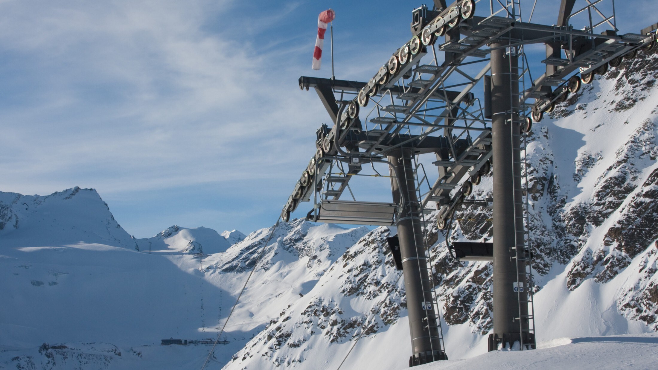 Seilbahner verletzt - Bei Lift-Revisionsarbeiten fünf Meter abgestürzt ...