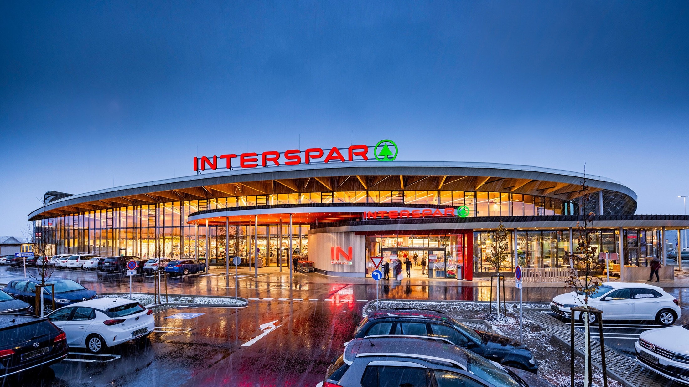 Alles DA DA DA - Leibnitz: INTERSPAR-Hypermarkt setzt neue Maßstäbe ...