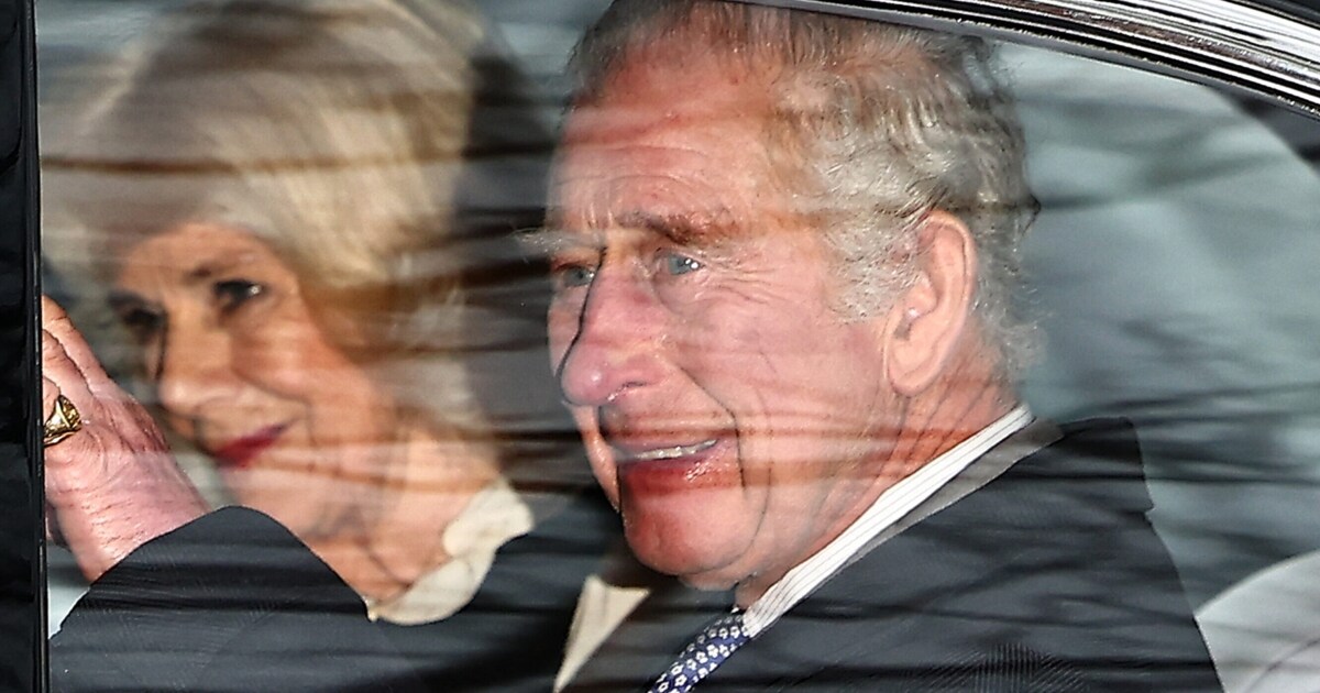 Spricht mit Premier - Charles hält wöchentliche Audienz am Telefon ...