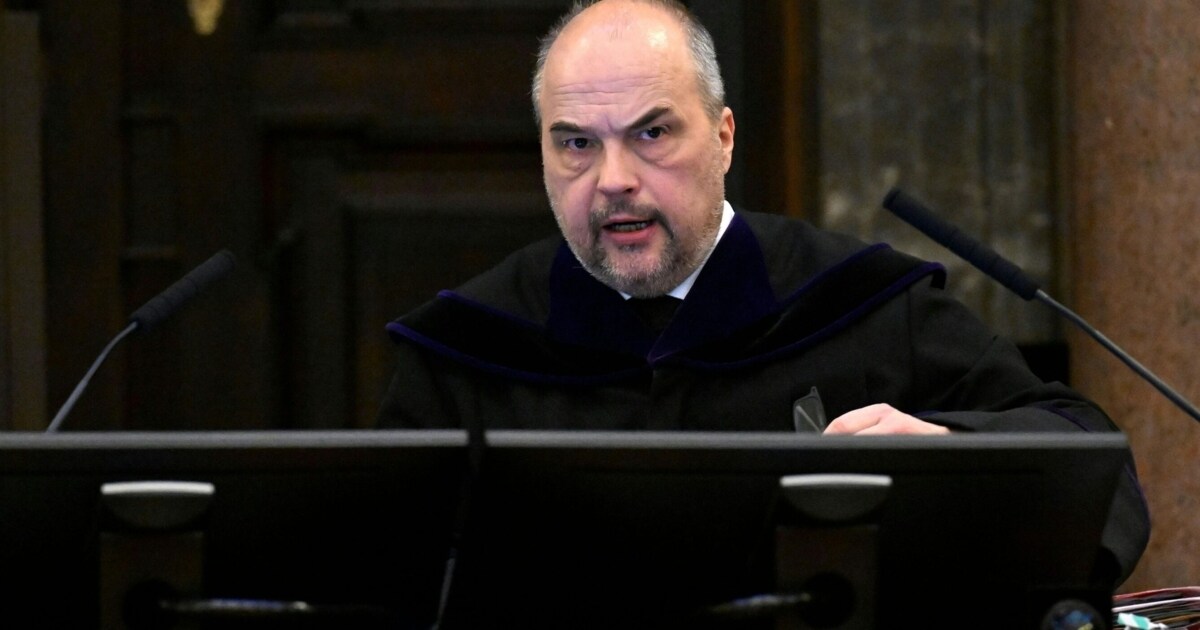 Emoción turquesa - Revuelo en torno al juez del caso Kurz: así es el ...