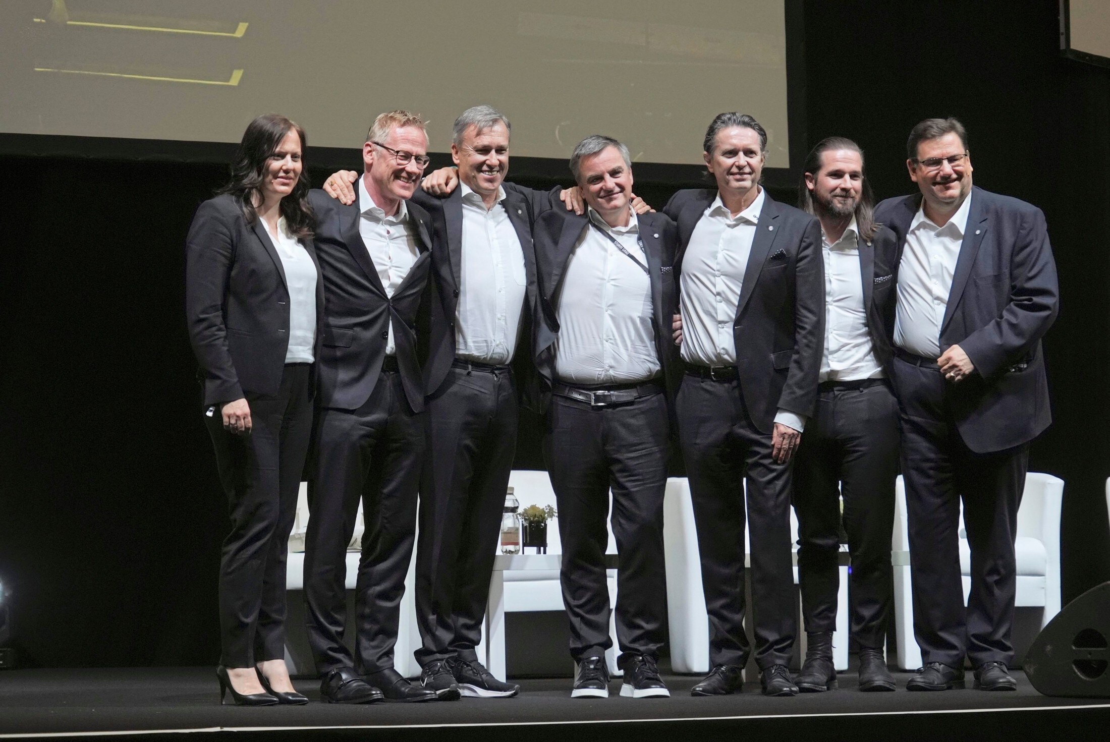 Gleich zwei Zuckerl - Überraschung bei Sturms Generalversammlung ...