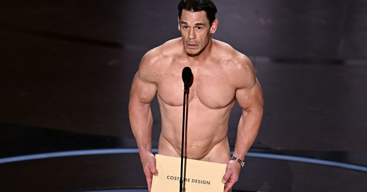 Er zeigt fast alles! - Cena mischte als nackter Flitzer die Oscars auf | krone.at