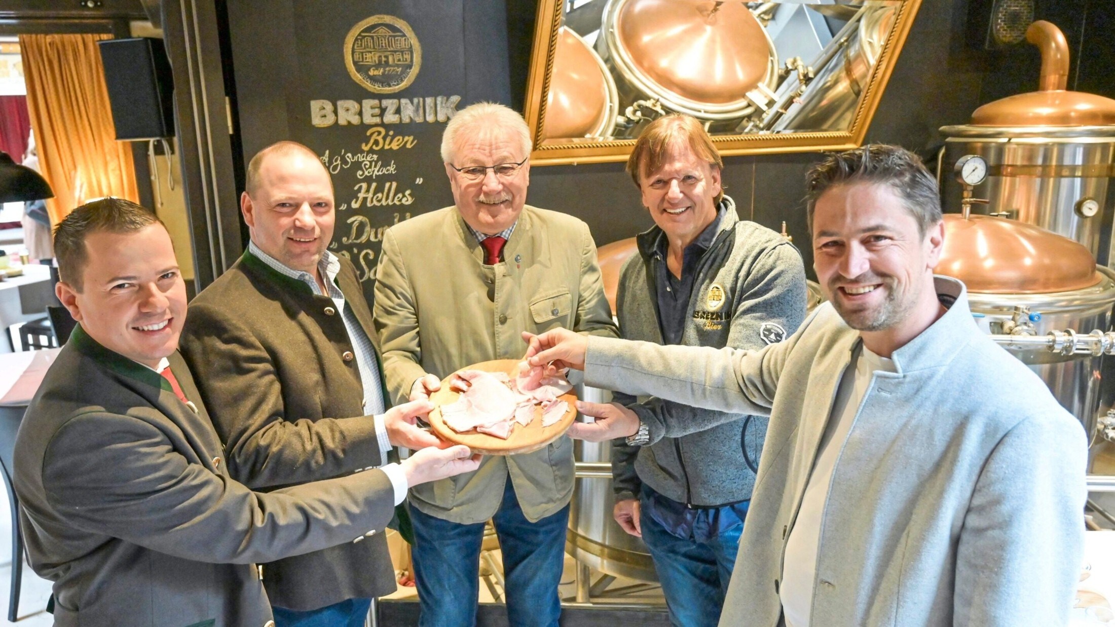 Ansturm in Bleiburg - Wer sich heuer den Titel „Schinkenkaiser“ holte ...