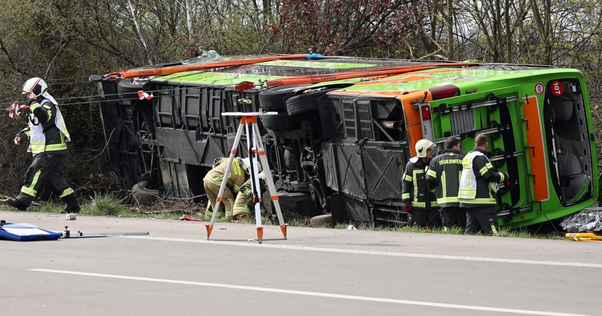 Fahrzeug umgekippt - Mindestens 5 Tote nach schwerem Unfall mit Flixbus ...