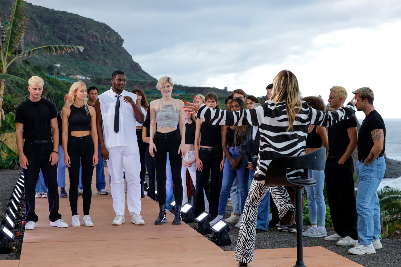 Sedcard-Shooting - Heidis Models zeigen im sexy Denim-Look fast alles ...