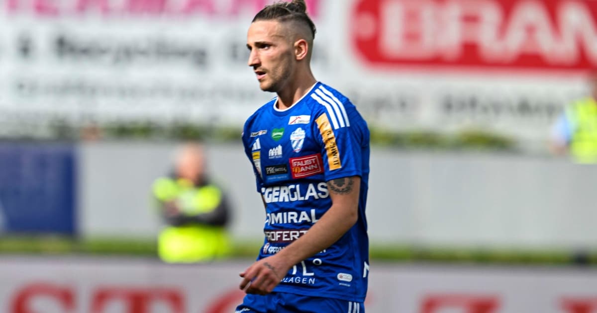 Nach Gelb-Rot - Avdijaj-Eklat! Obszöne Geste von Hartberg-Kicker | krone.at