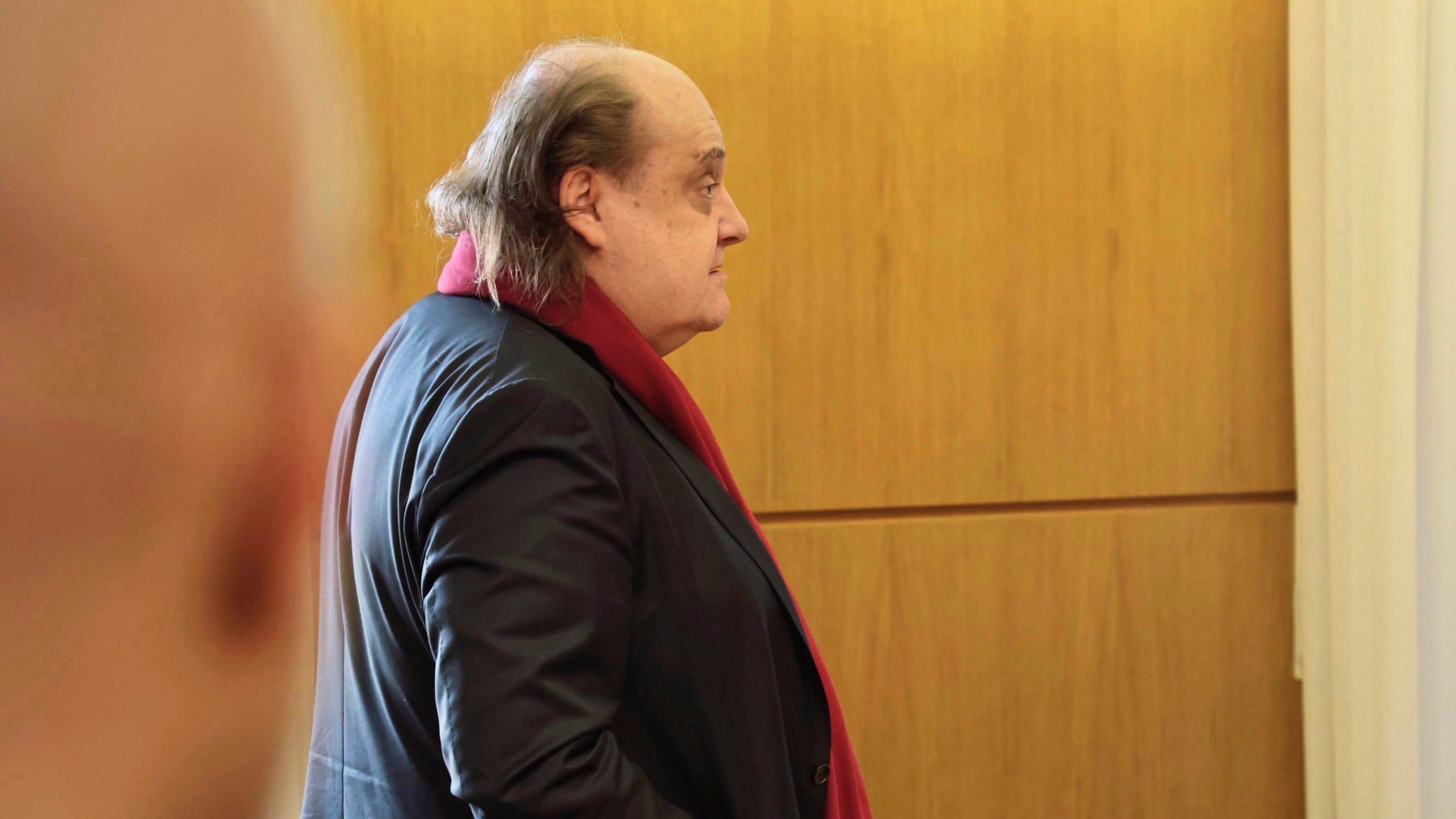 Wüste Beschimpfungen - Paulus Manker liefert Eklat im Gerichtssaal ...