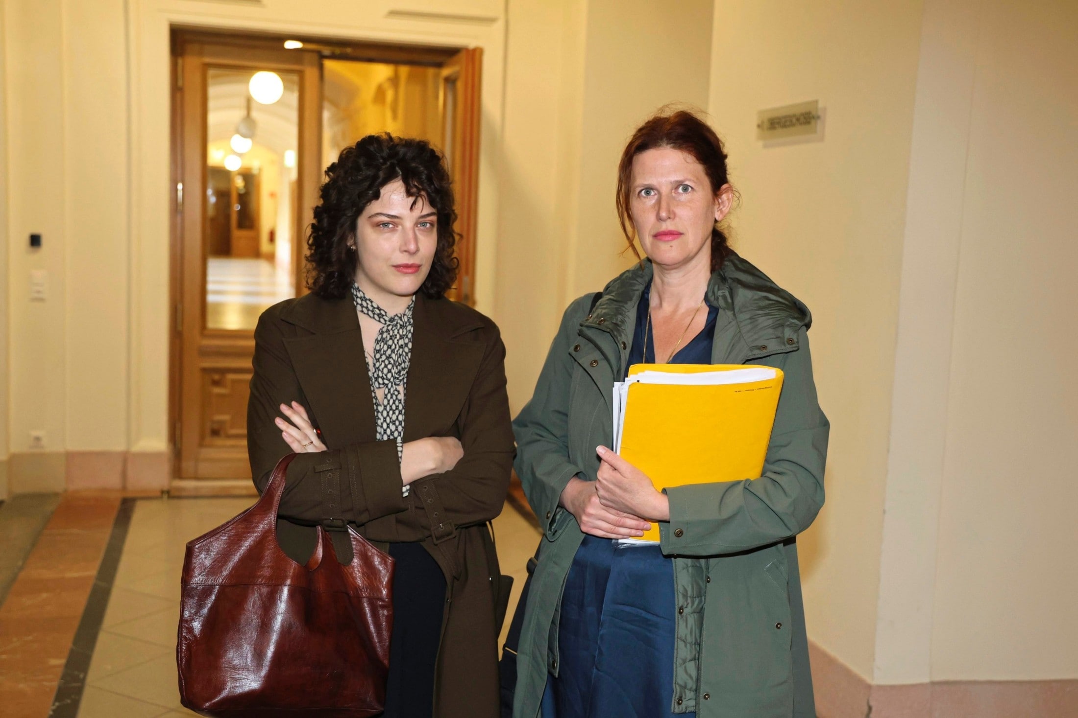 Wüste Beschimpfungen - Paulus Manker liefert Eklat im Gerichtssaal ...