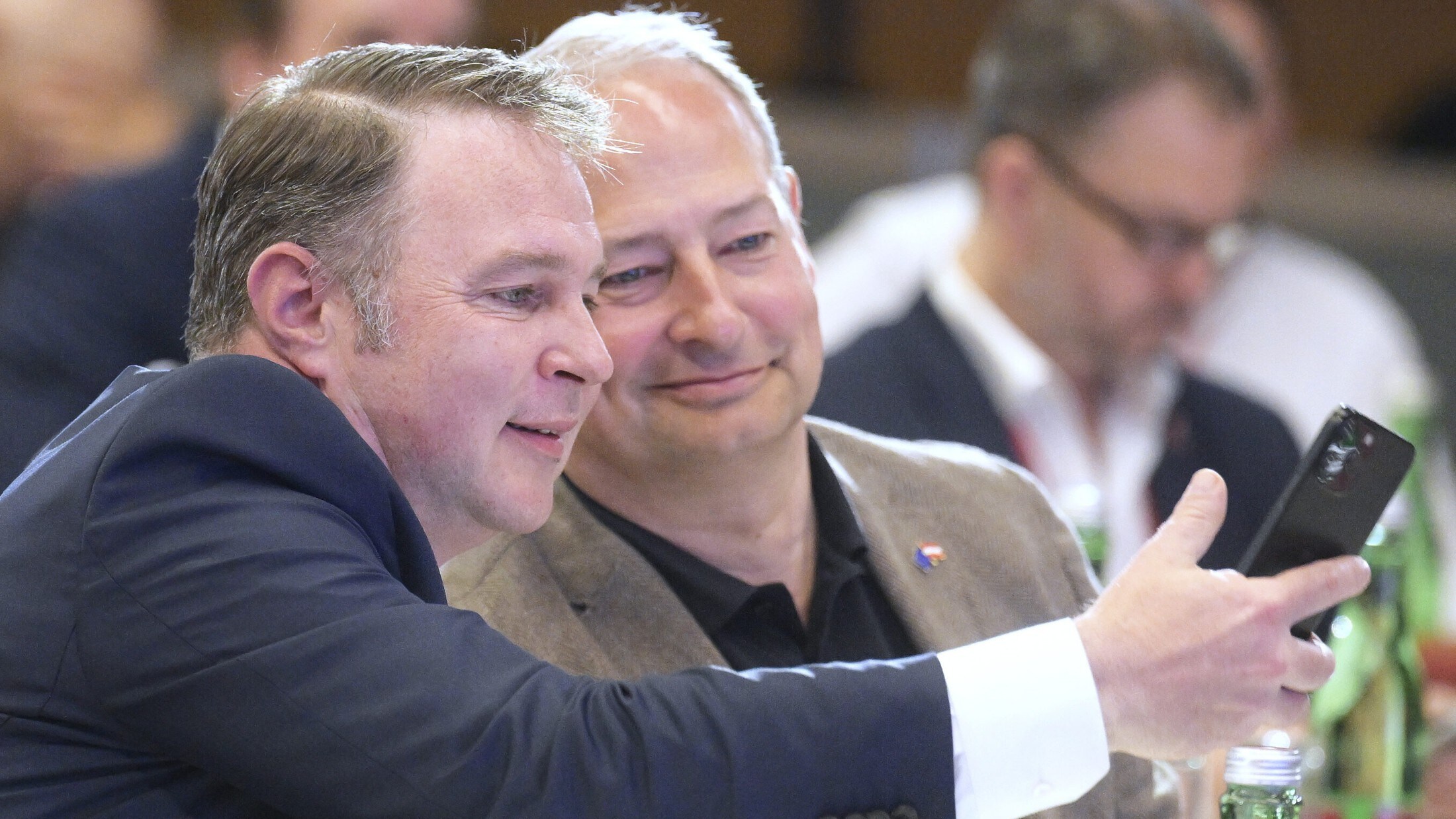 Nur Sobotka schlechter - Vertrauensindex: Totalabsturz für Lena ...