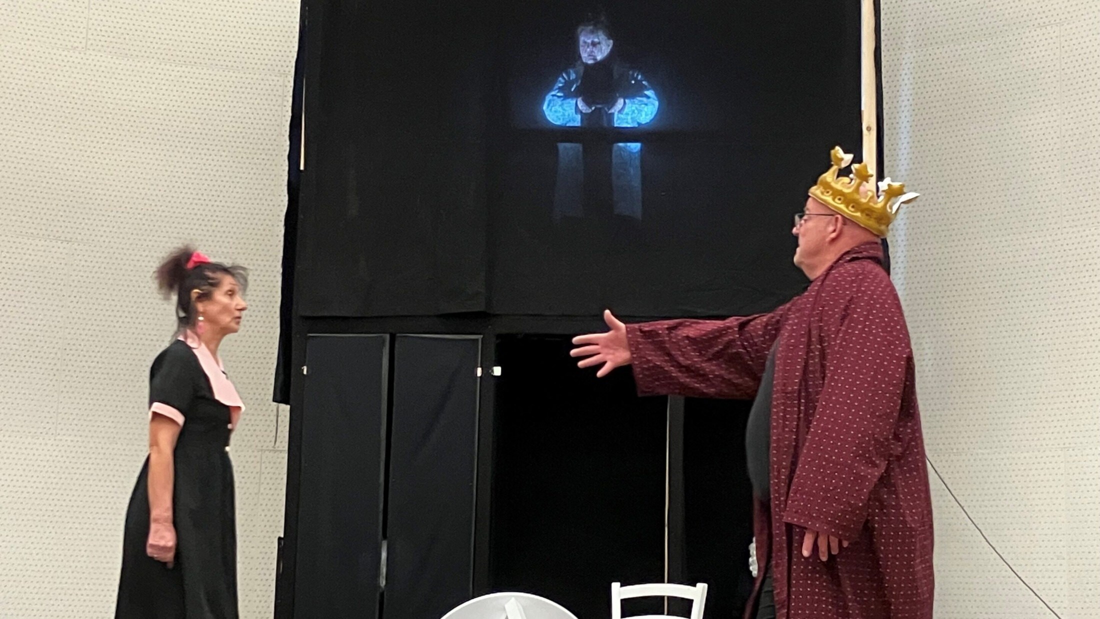 Theater # Hashtag: - Die Physiker – Krimikomödie oder Agententhriller? | krone.at