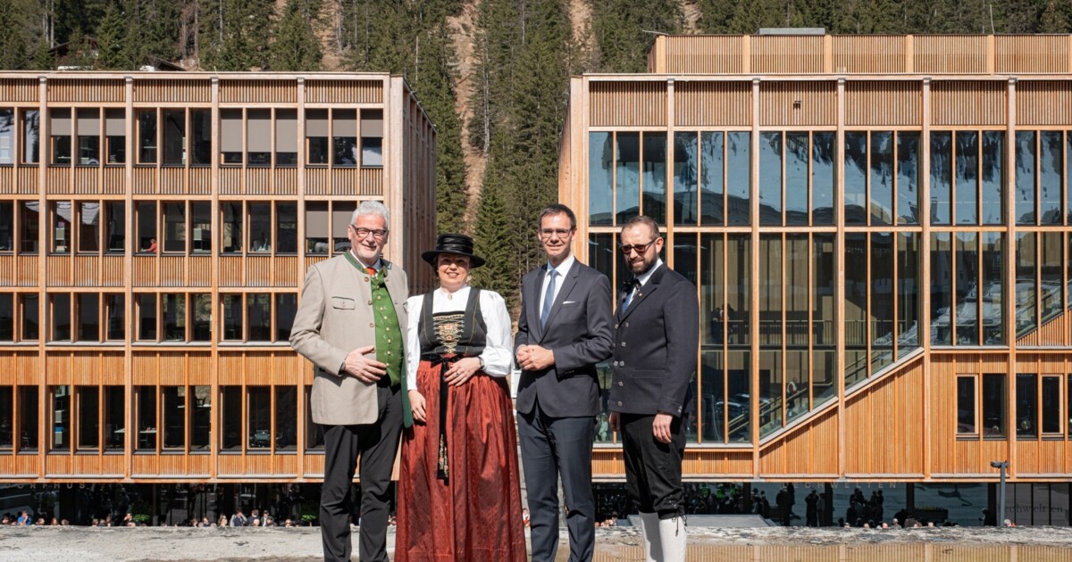 Millionenprojekt - Lech eröffnet umstrittenes Gemeindezentrum | krone.at