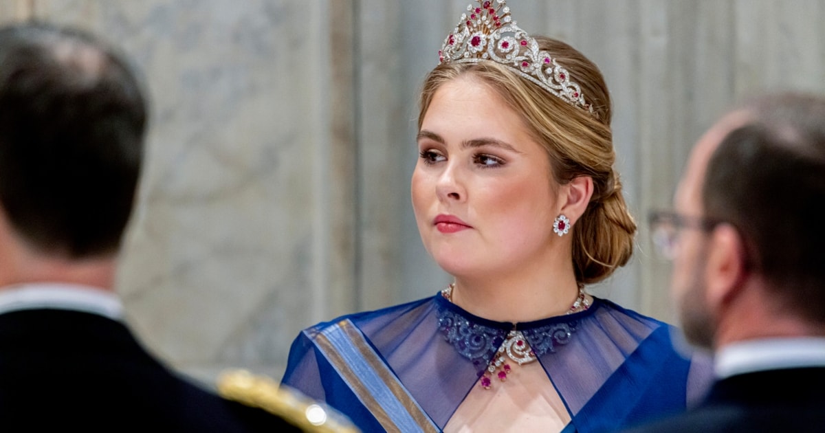 Wundervolle Premiere - Kronprinzessin Amalia mit Diadem bei ...