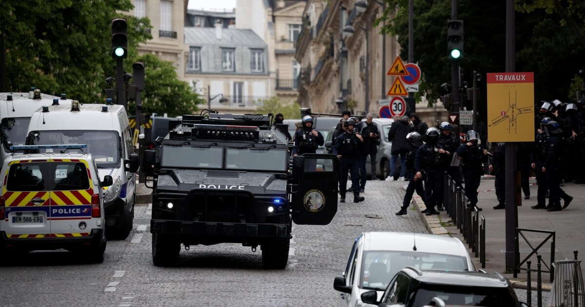 Mann verhaftet - Paris: Terror-Alarm in iranischer Botschaft | krone.at