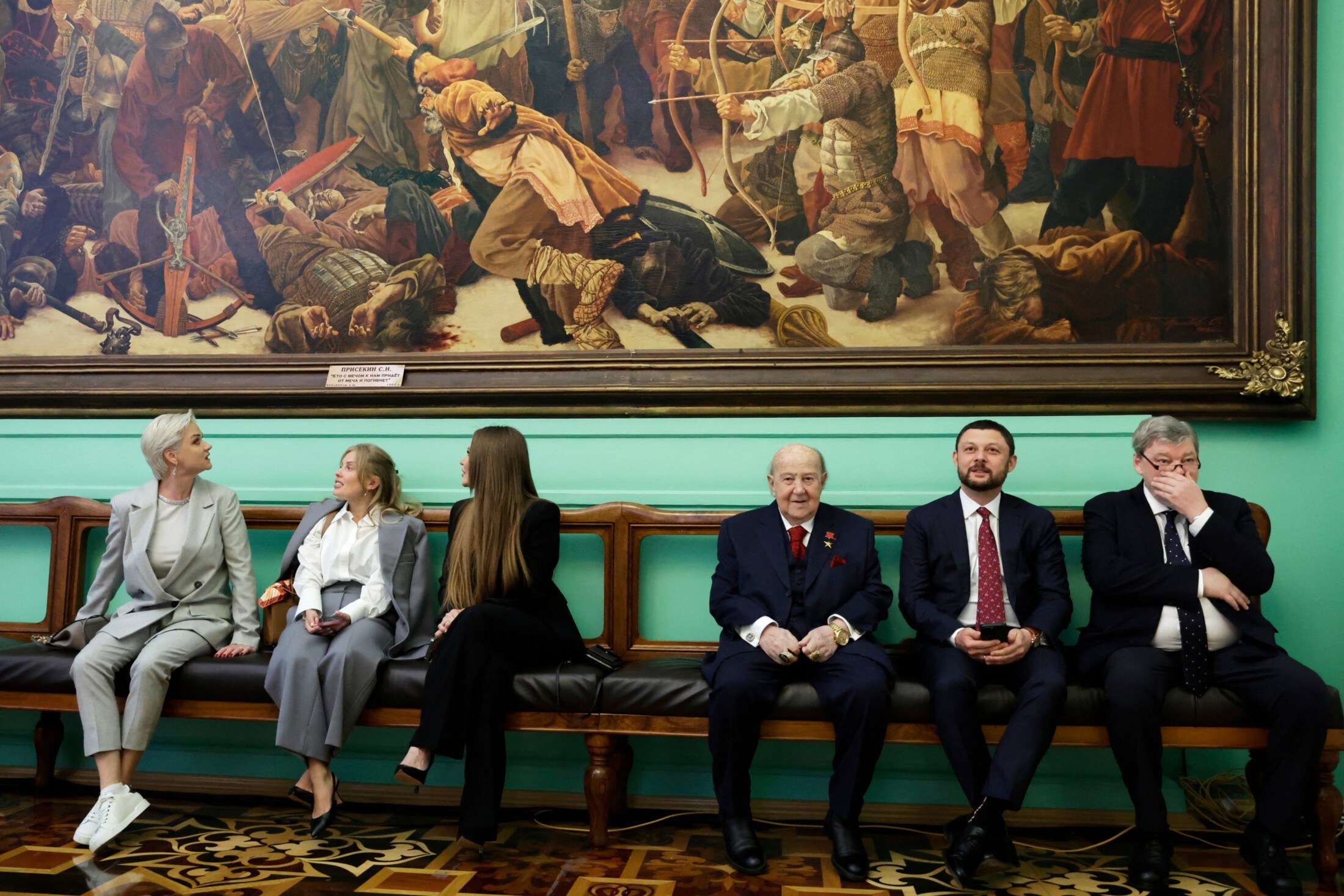 For the fifth time - Sworn in: Putin to rule the Kremlin for another 6 ...