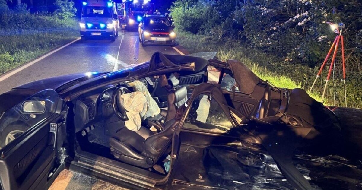 Schwerer Frontal-Crash - Verletzte Beifahrerin (19) aus Wrack geschnitten | krone.at