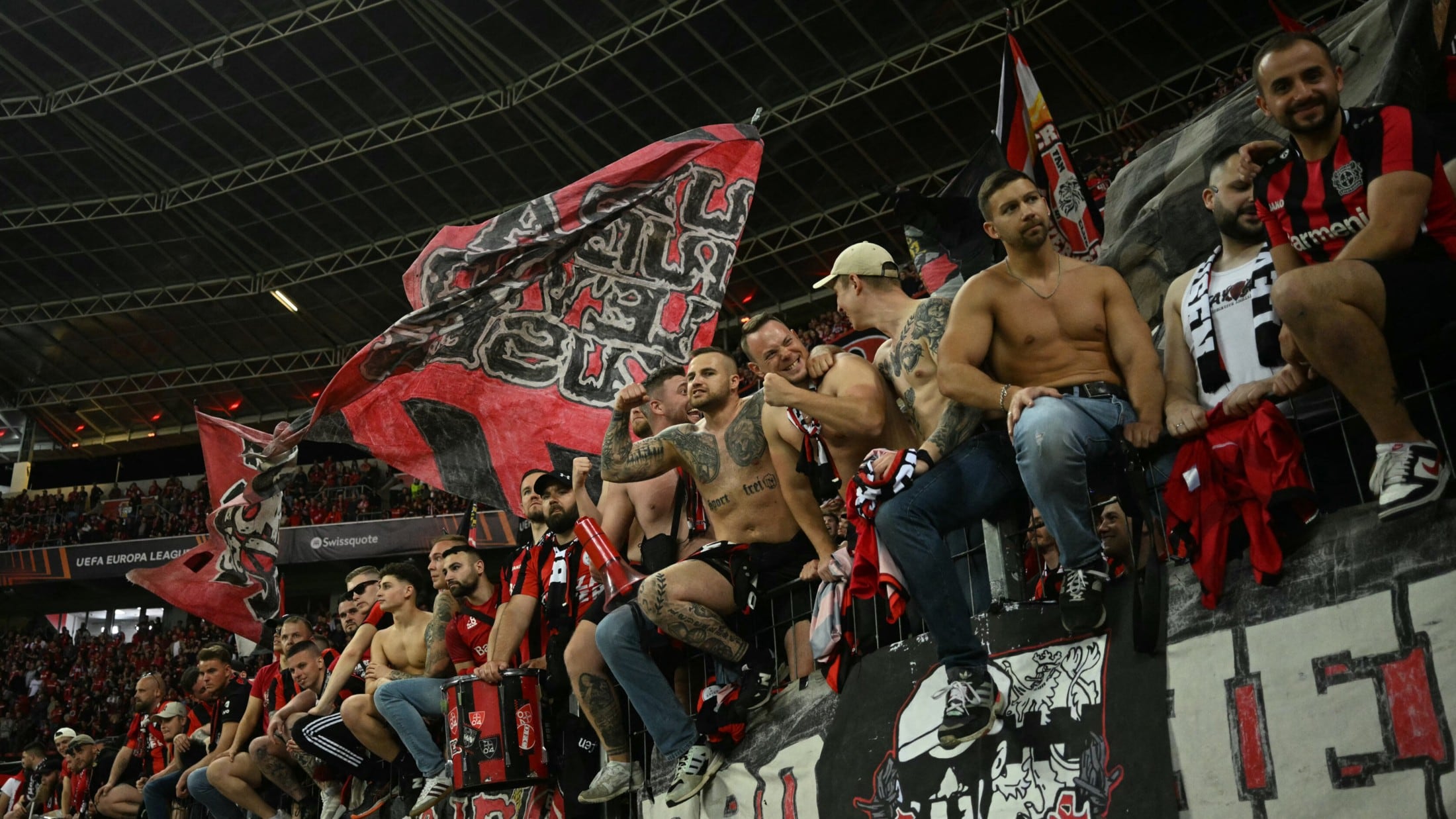 Club donates - Special “love campaign” for Leverkusen fans | krone.at