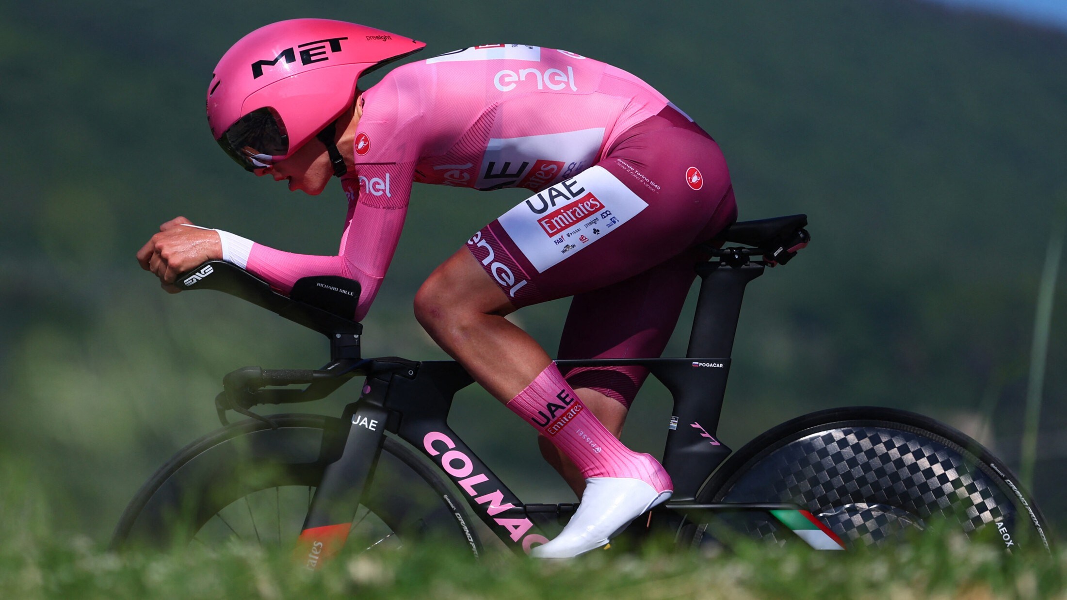 Giro d'Italia 2024 - Pogacar extends lead with individual time trial ...