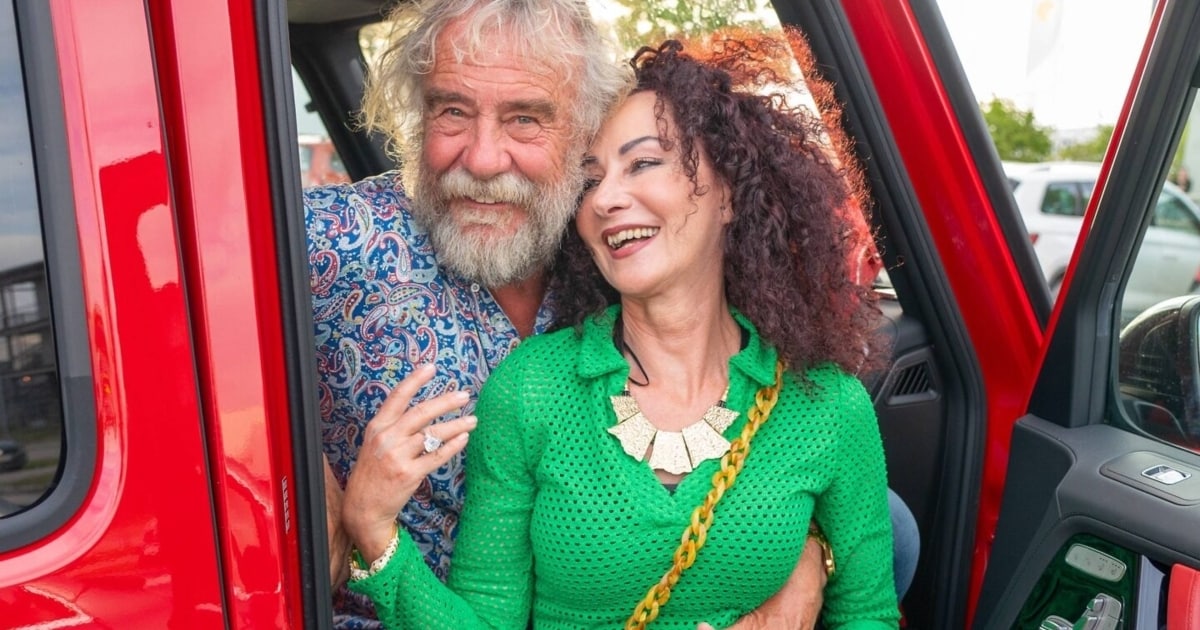 Who's the new guy? - Cupid has struck: Mausi Lugner newly in love ...