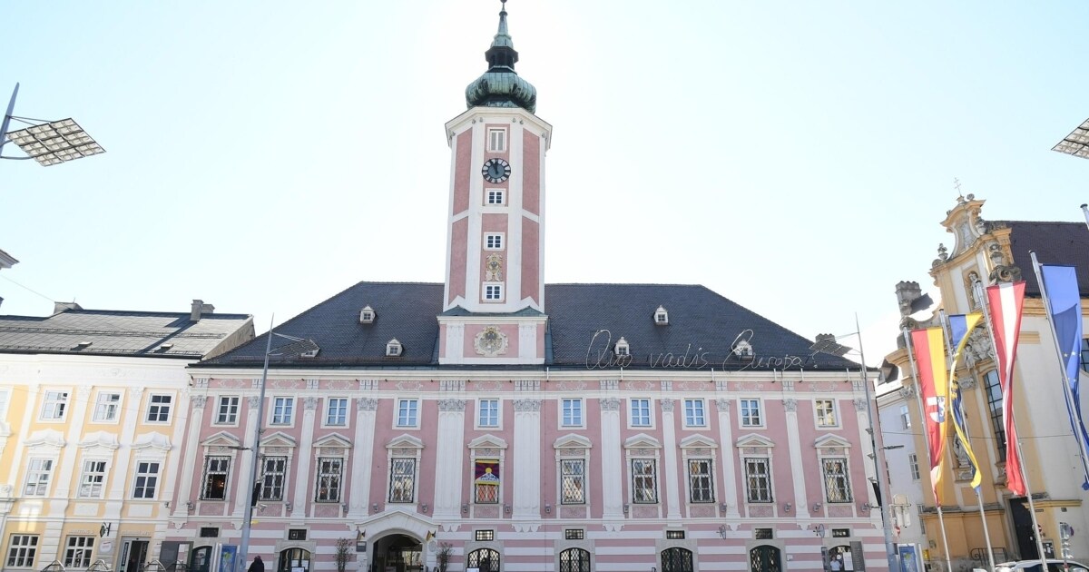 Photovoltaic vortex - Monument protection versus saving the climate ...