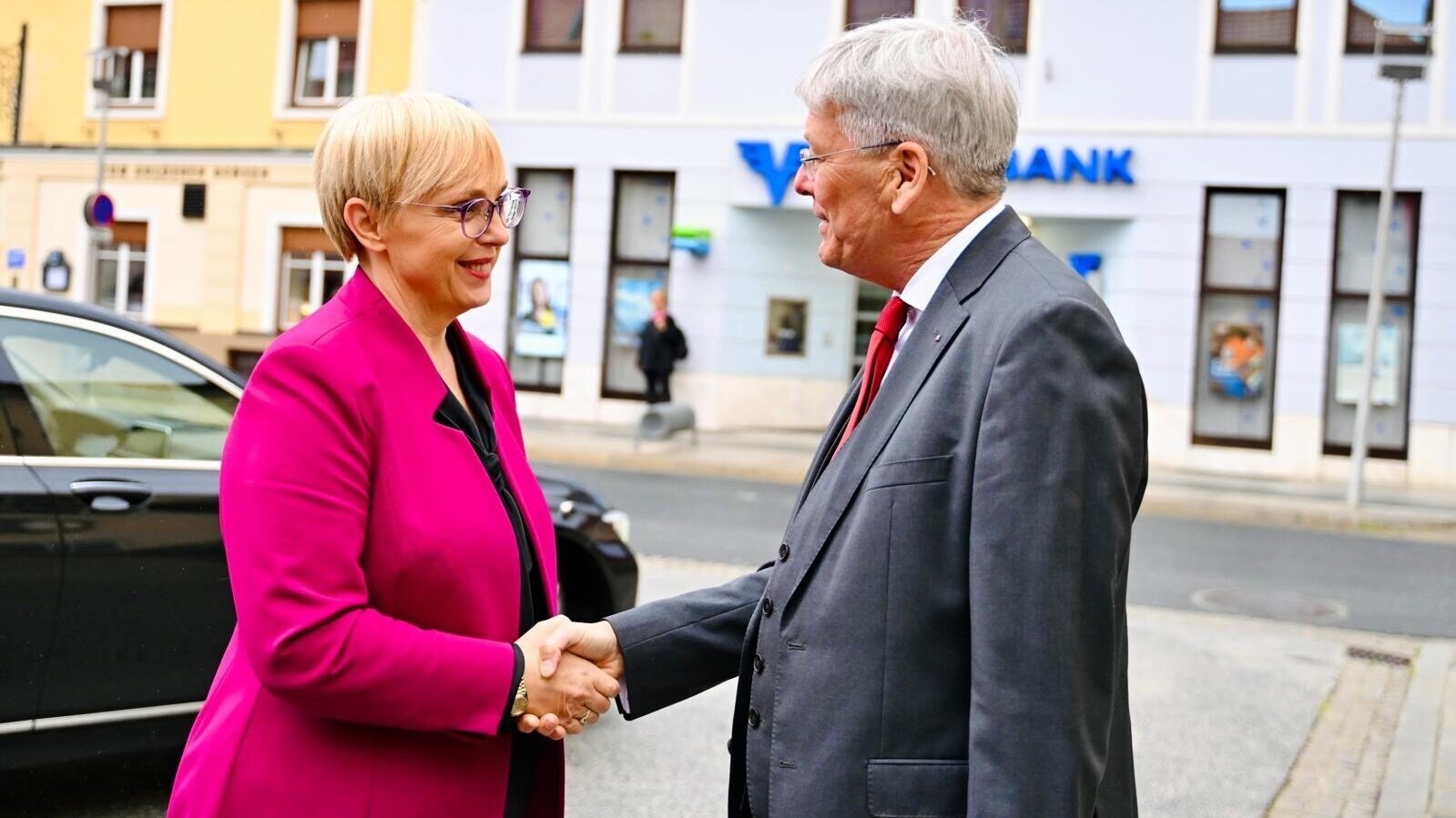 Erstes Kennenlernen - Staatsbesuch in Kärnten: Präsidentin traf Kaiser ...