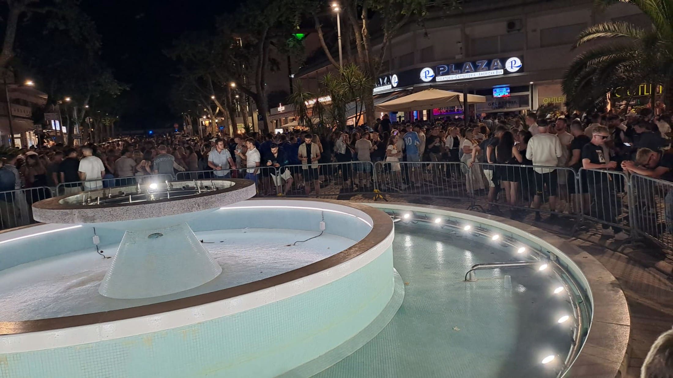 „Tutto Gas“ in Italien - Pfingsturlaub: Österreicher „zerlegten ...