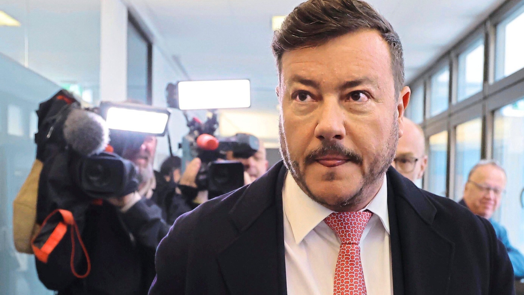 „Stroh-Mama“ - Benko: Die Hintergründe zur Klage gegen die Mutter ...