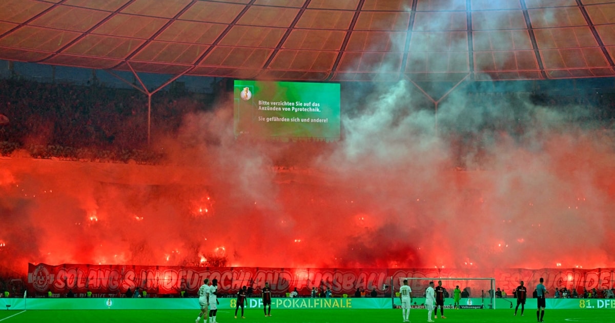 „Brennendes“ Stadion - Pyro: Ist der „Krieg“-Sager in der ARD zulässig ...