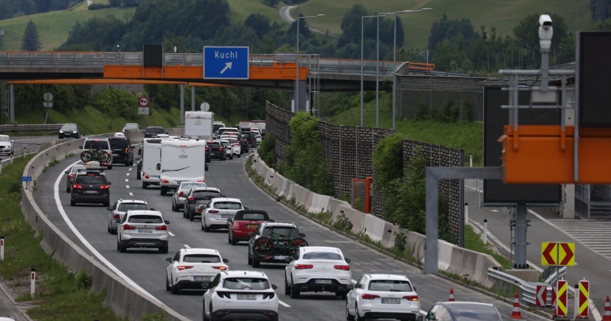 Waiting times again - Return journey traffic jam on the A10 is already ...