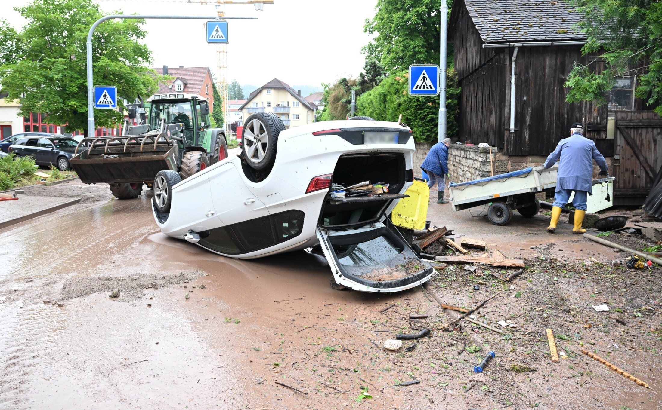 „Lage bleibt ernst“ - Mindestens vier Tote bei Hochwasser in Deutschland | krone.at