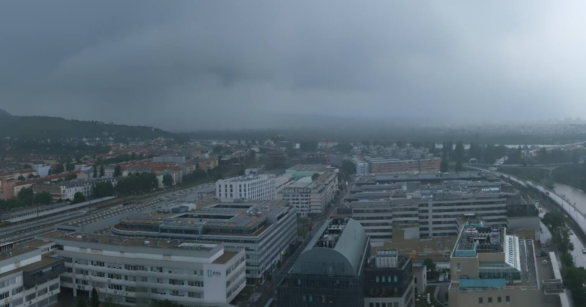 Cellars under water - Red warning level: danger of flooding in the ...