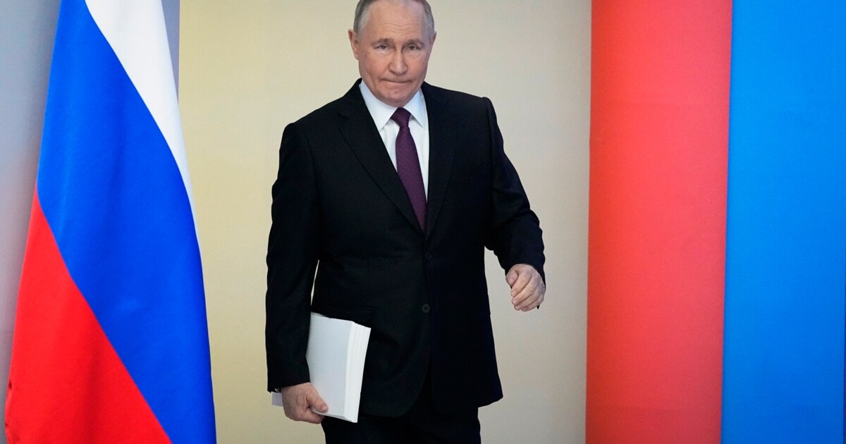 Fear of assassination - Kremlin leader Putin always wears a bulletproof ...
