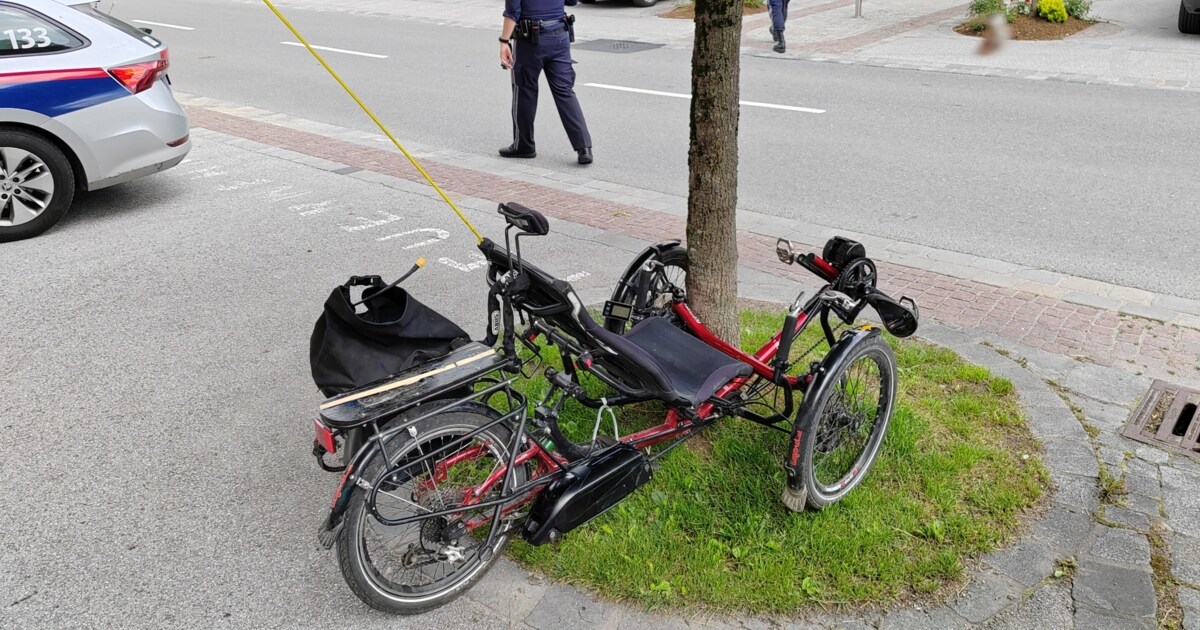 Rescue required - Cyclist injured, motorcycle crashes into crash ...