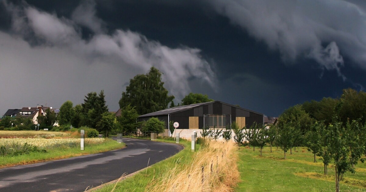 Flooding possible - Thunderstorms: Threat of heavy rain, hail and ...