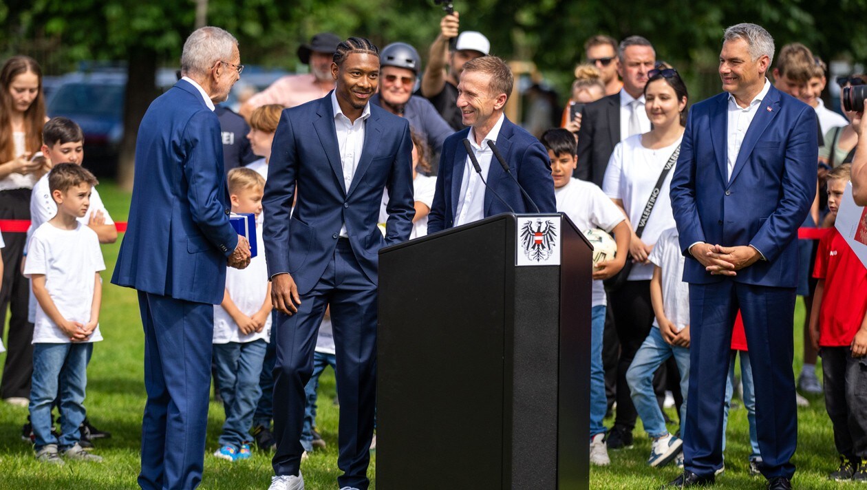 Win a fan trip! - Austria’s team bus belongs to our “Krone” family ...