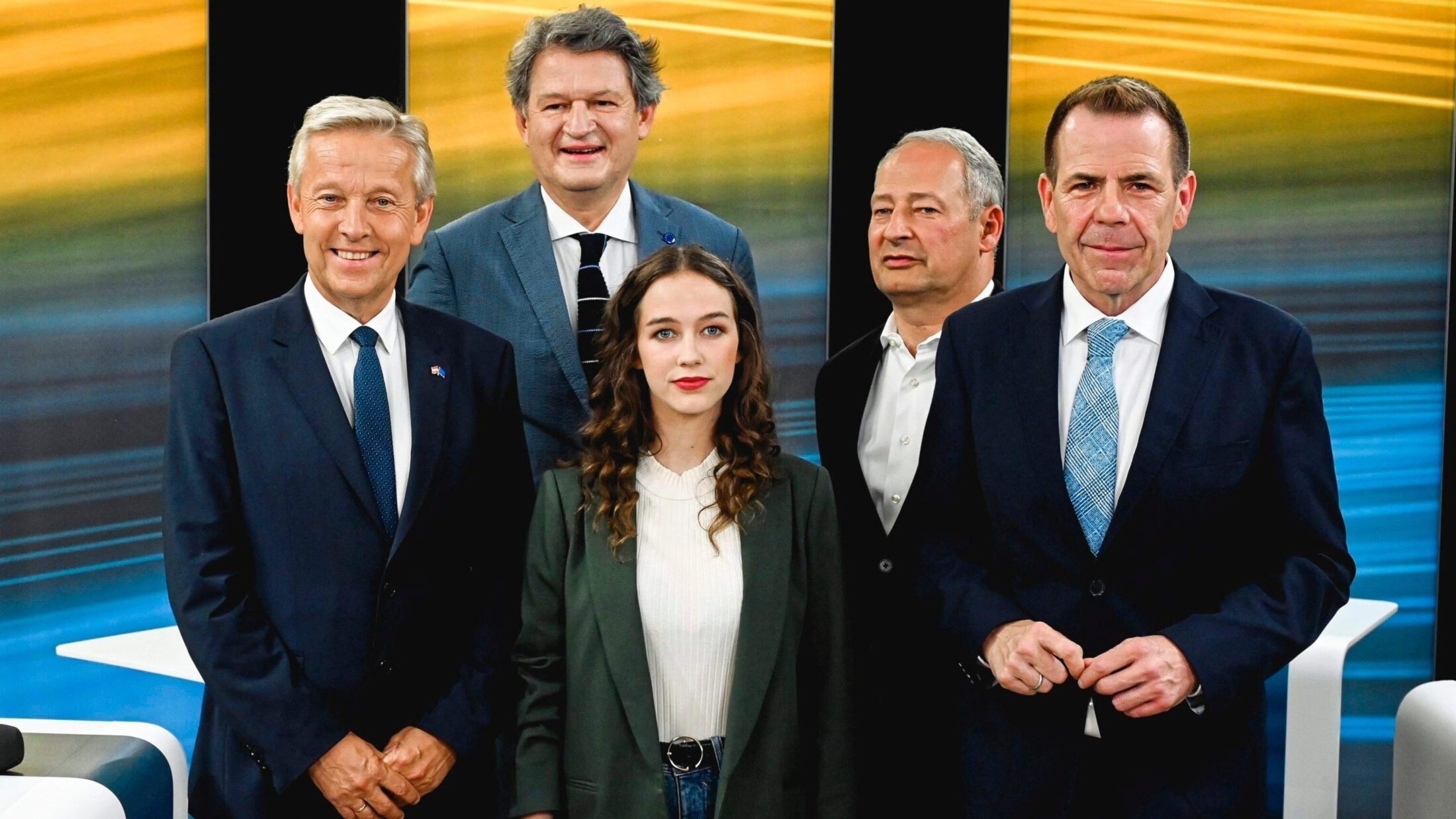A kancellár párbaj megnyílik - Mit jelent a kék politikai rengés a ...