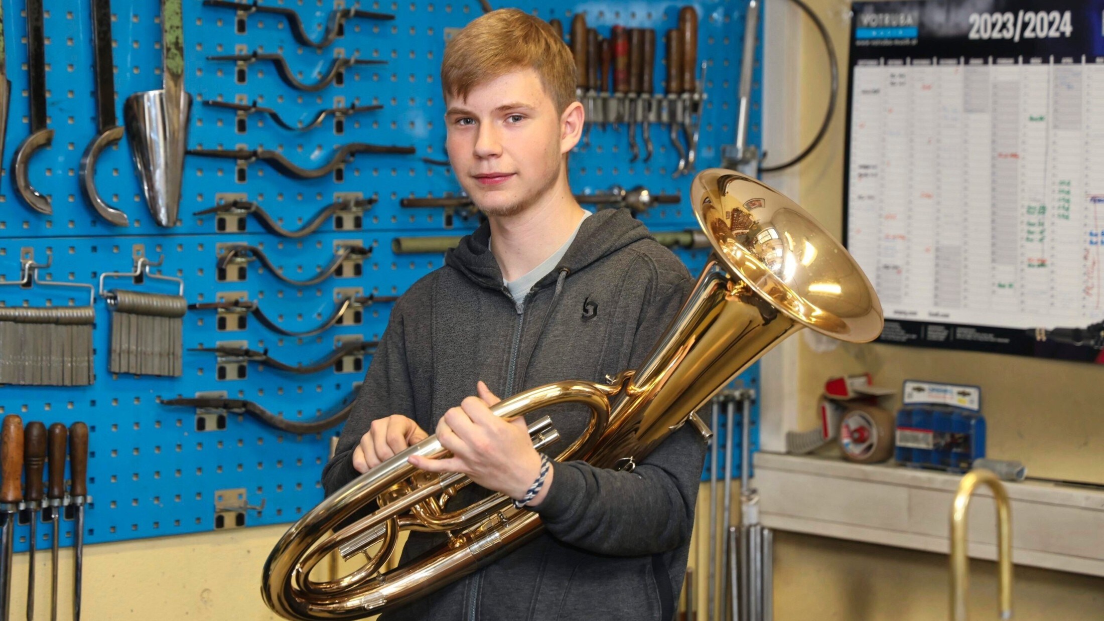 Seltene Lehrberufe - Instrumentenbauer hat keinen Fachkräftemangel ...