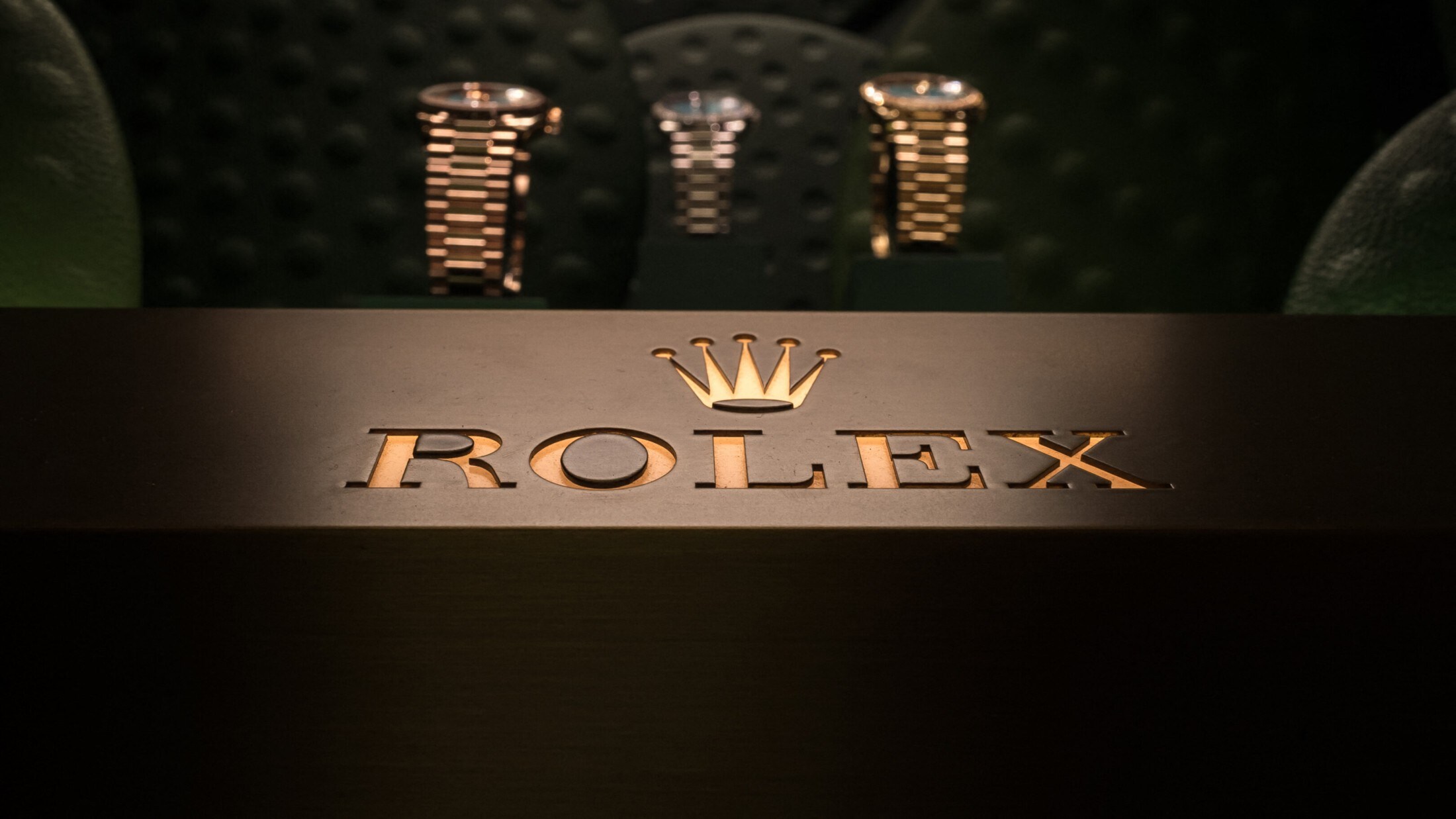 "Dozens of cases" - Luxury watch manufacturer Rolex: employees harassed ...