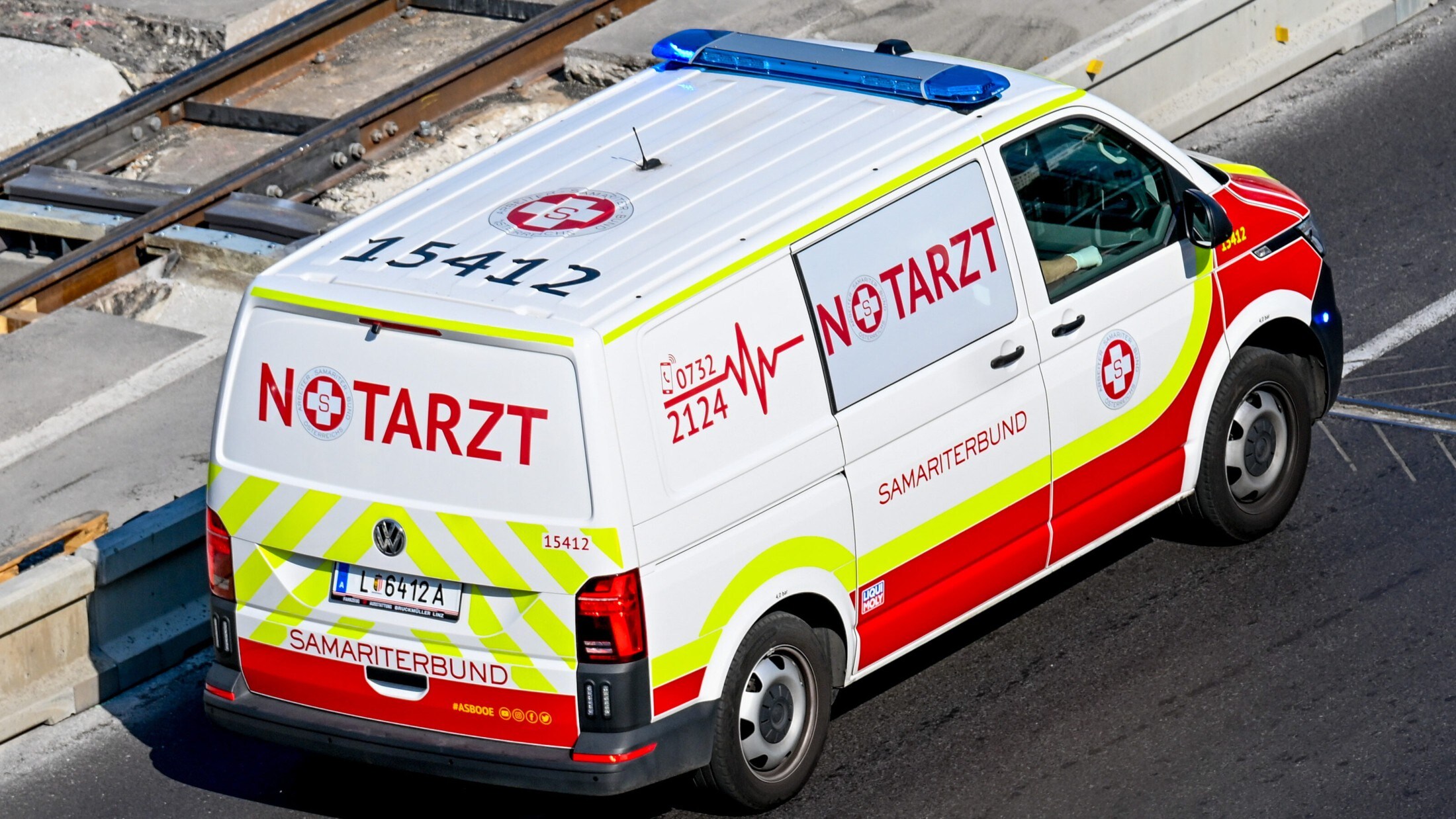 Autos Totalschaden - Kinder bei schwerem Verkehrsunfall verletzt | krone.at
